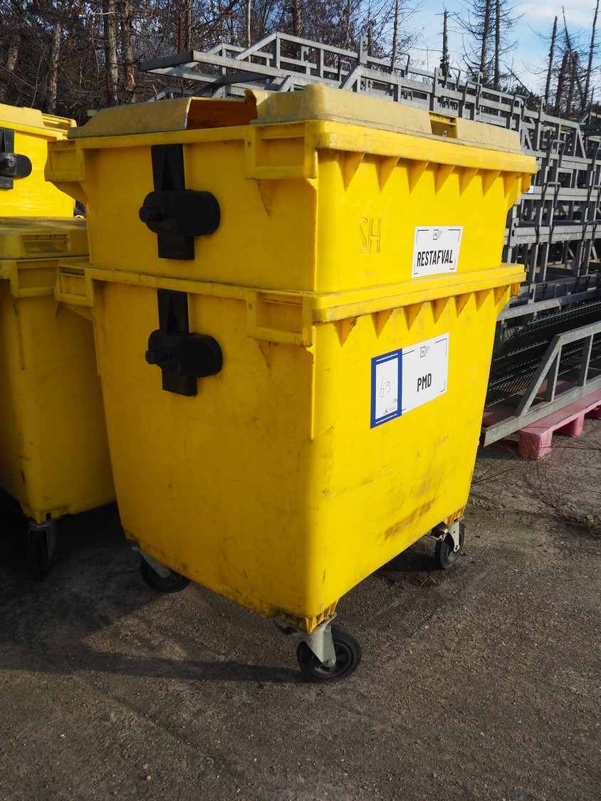 NN containers - Waste containers - Company equipment - Online auction ...