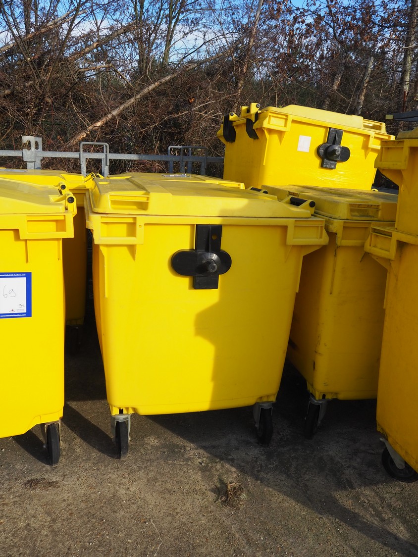 NN containers - Waste containers - Company equipment - Online auction ...