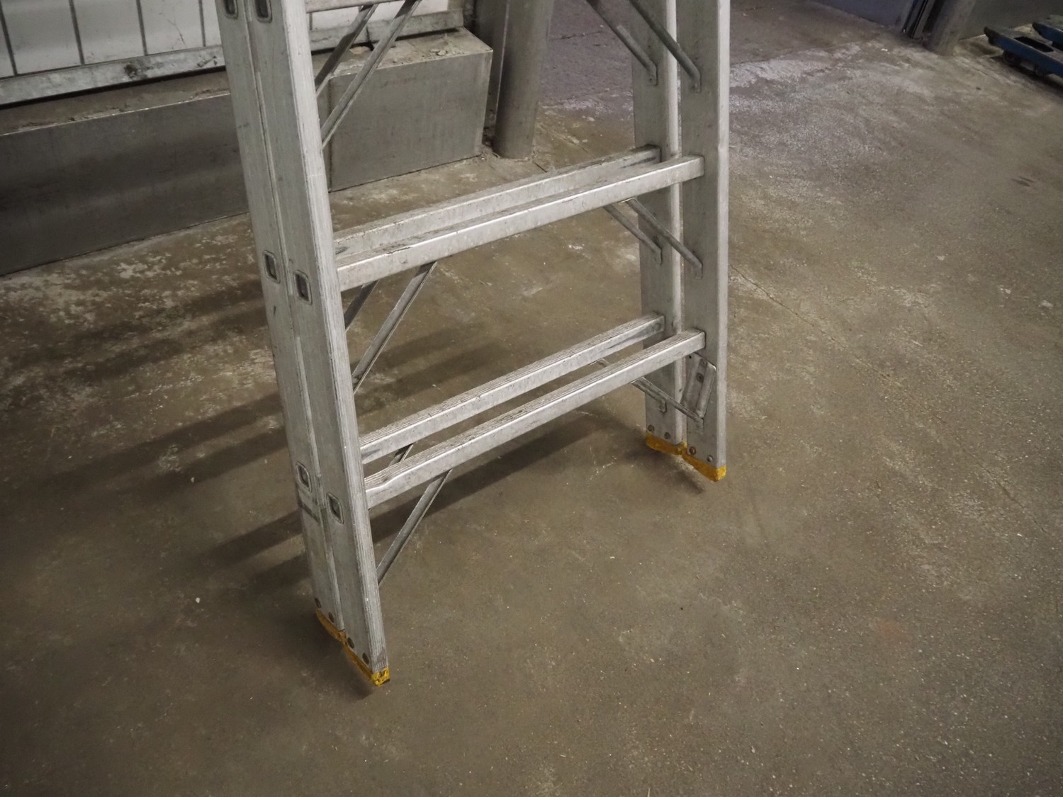 NN ladder - Stairs and ladders - Workshop inventory - Online auction ...